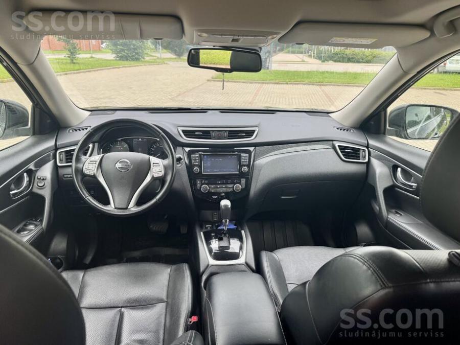 Green Nissan X-Trail 2017 in Riga, with an engine capacity of 1.60 L and mileage of 208 thousand km for 10490 €, photo 7 on AUTOMOTO.COM.LV