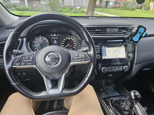 Green Nissan X-Trail 2017 in Siauliai, with an engine capacity of 0.00 L and mileage of 73 thousand km for 12800 €, photo 7 on AUTOMOTO.COM.LV