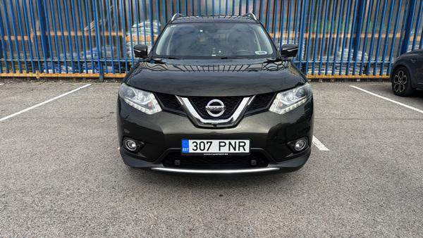 Green Nissan X-Trail 2017 in Kohtla-Jarve, with an engine capacity of 1.60 L and mileage of 160 thousand km for 11500 €, photo 3 on AUTOMOTO.COM.LV