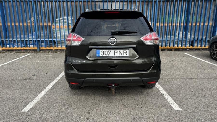 Green Nissan X-Trail 2017 in Kohtla-Jarve, with an engine capacity of 1.60 L and mileage of 160 thousand km for 11500 €, photo 7 on AUTOMOTO.COM.LV
