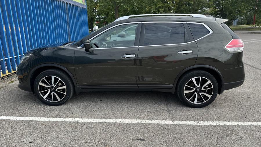 Green Nissan X-Trail 2017 in Kohtla-Jarve, with an engine capacity of 1.60 L and mileage of 160 thousand km for 11500 €, photo 19 on AUTOMOTO.COM.LV