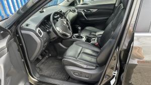 Green Nissan X-Trail 2017 in Kohtla-Jarve, with an engine capacity of 1.60 L and mileage of 160 thousand km for 11500 €, photo 25 on AUTOMOTO.COM.LV