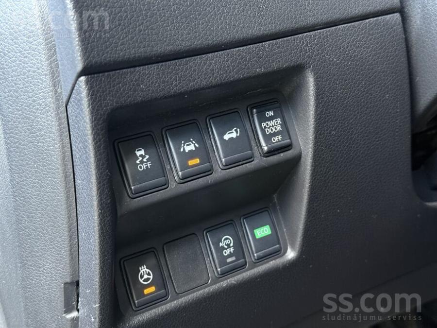 Green Nissan X-Trail 2018 in Riga, with an engine capacity of 2.00 L and mileage of 114 thousand km for 12150 €, photo 11 on AUTOMOTO.COM.LV