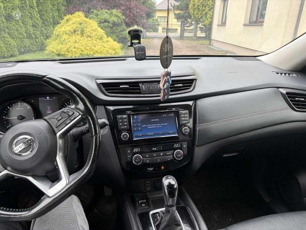 Green Nissan X-Trail 2018 in Kaunas, with an engine capacity of 2.00 L and mileage of 164 thousand km for 13000 €, photo 7 on AUTOMOTO.COM.LV