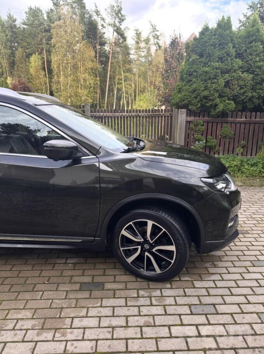Green Nissan X-Trail 2018 in Riga, with an engine capacity of 2.00 L and mileage of 175 thousand km for 14900 €, photo 5 on AUTOMOTO.COM.LV