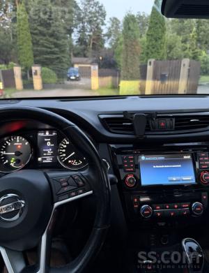 Green Nissan X-Trail 2018 in Riga, with an engine capacity of 2.00 L and mileage of 175 thousand km for 14900 €, photo 6 on AUTOMOTO.COM.LV