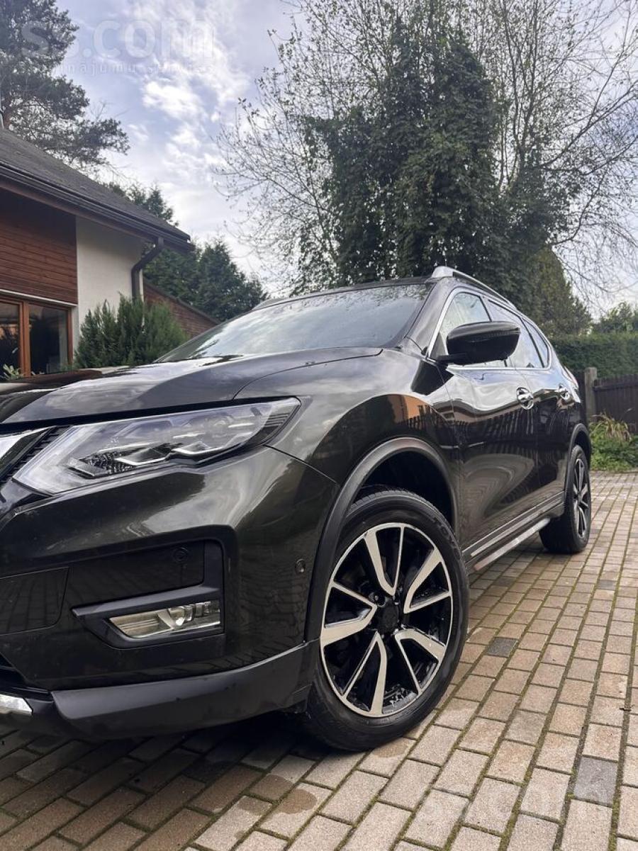 Green Nissan X-Trail 2018 in Riga, with an engine capacity of 2.00 L and mileage of 175 thousand km for 14900 €, photo 10 on AUTOMOTO.COM.LV