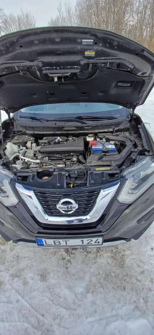 Green Nissan X-Trail 2019 in Naujoji Akmene, with an engine capacity of 2.50 L and mileage of 111 thousand km for 13 €, photo  on AUTOMOTO.COM.LV