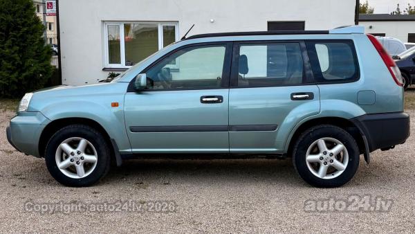 Green Nissan X-Trail 2003 in Voru, with an engine capacity of 2.20 L and mileage of 260 thousand km for 2490 €, photo 3 on AUTOMOTO.COM.LV