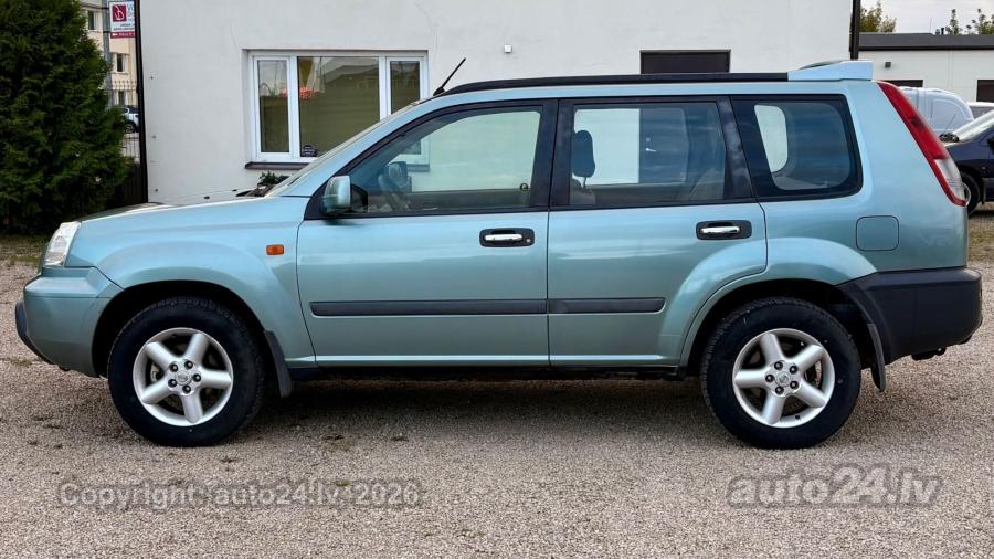 Green Nissan X-Trail 2003 in Voru, with an engine capacity of 2.20 L and mileage of 260 thousand km for 2490 €, photo 3 on AUTOMOTO.COM.LV