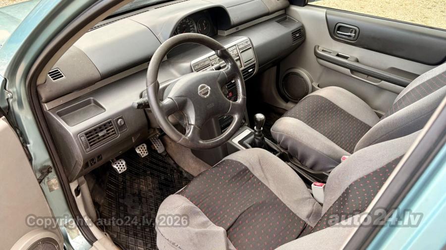 Green Nissan X-Trail 2003 in Voru, with an engine capacity of 2.20 L and mileage of 260 thousand km for 2490 €, photo 8 on AUTOMOTO.COM.LV