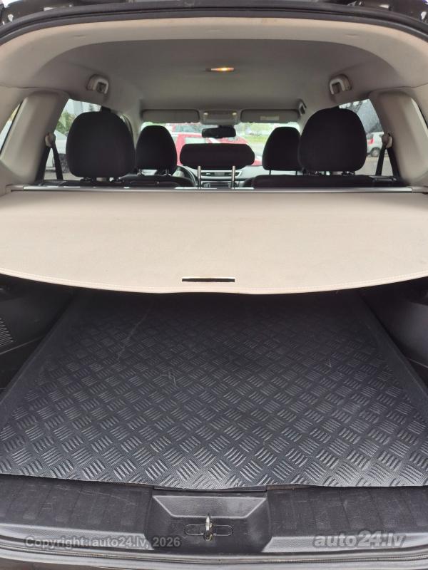 Zaļš Nissan X-Trail 2016 Tallina, ar dzinēja tilpumu 1.60 L un nobraukumu 228 tūkst. km par 9600 €, foto 4 vietnē AUTOMOTO.COM.LV