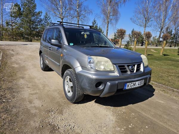 Grey Nissan X-Trail 2002 in Pakruojis, with an engine capacity of 2.00 L and mileage of 206 thousand km for 1500 €, photo 1 on AUTOMOTO.COM.LV