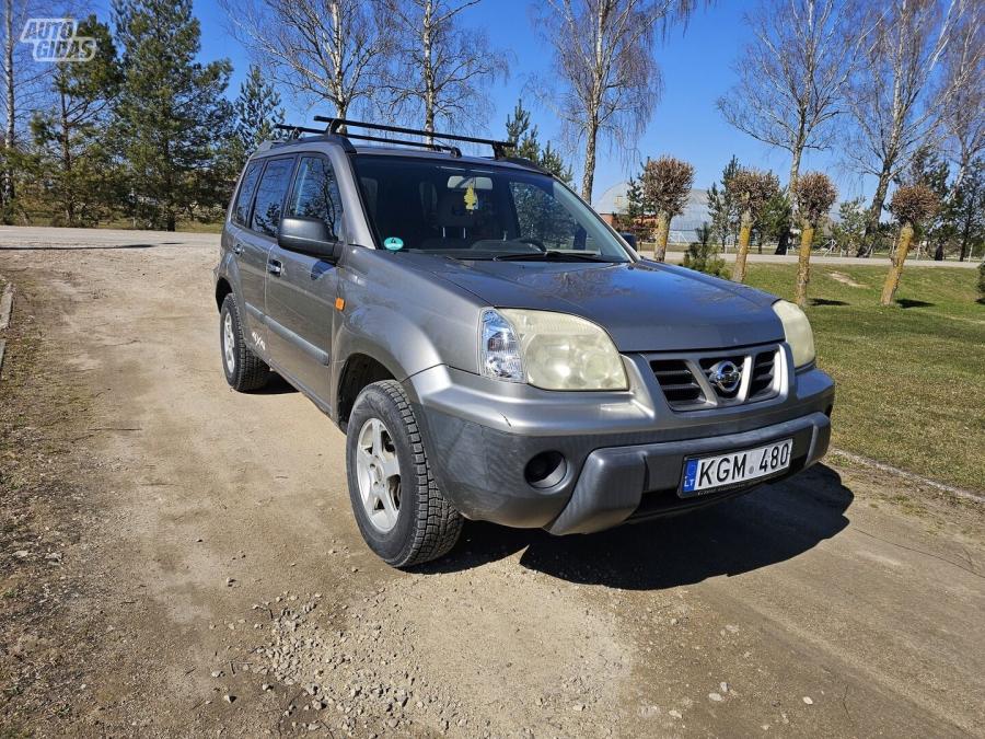 Grey Nissan X-Trail 2002 in Pakruojis, with an engine capacity of 2.00 L and mileage of 206 thousand km for 1500 €, photo 1 on AUTOMOTO.COM.LV