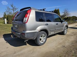 Grey Nissan X-Trail 2002 in Pakruojis, with an engine capacity of 2.00 L and mileage of 206 thousand km for 1500 €, photo 4 on AUTOMOTO.COM.LV