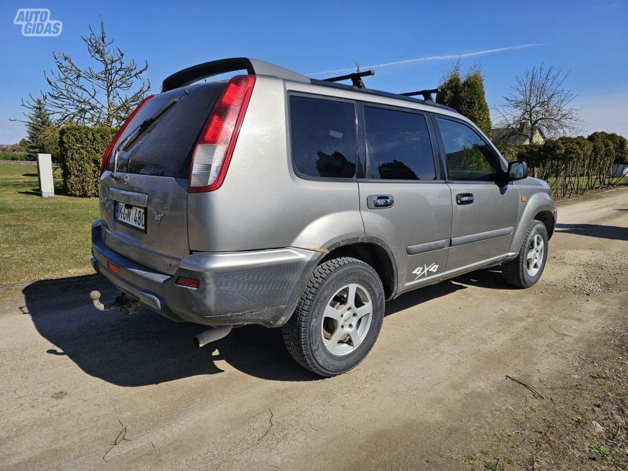 Grey Nissan X-Trail 2002 in Pakruojis, with an engine capacity of 2.00 L and mileage of 206 thousand km for 1500 €, photo 4 on AUTOMOTO.COM.LV