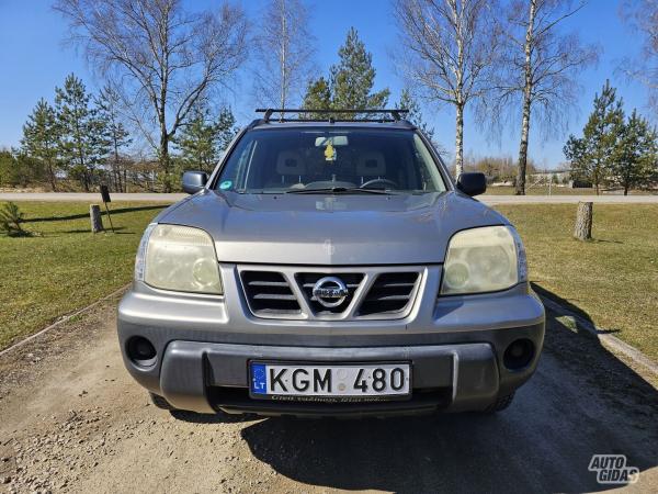Grey Nissan X-Trail 2002 in Pakruojis, with an engine capacity of 2.00 L and mileage of 206 thousand km for 1500 €, photo 8 on AUTOMOTO.COM.LV