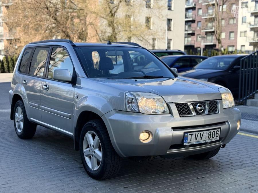 Pelēks Nissan X-Trail 2002 Viļņa, ar dzinēja tilpumu 3.00 L un nobraukumu 366 tūkst. km par 800 €, foto 3 vietnē AUTOMOTO.COM.LV