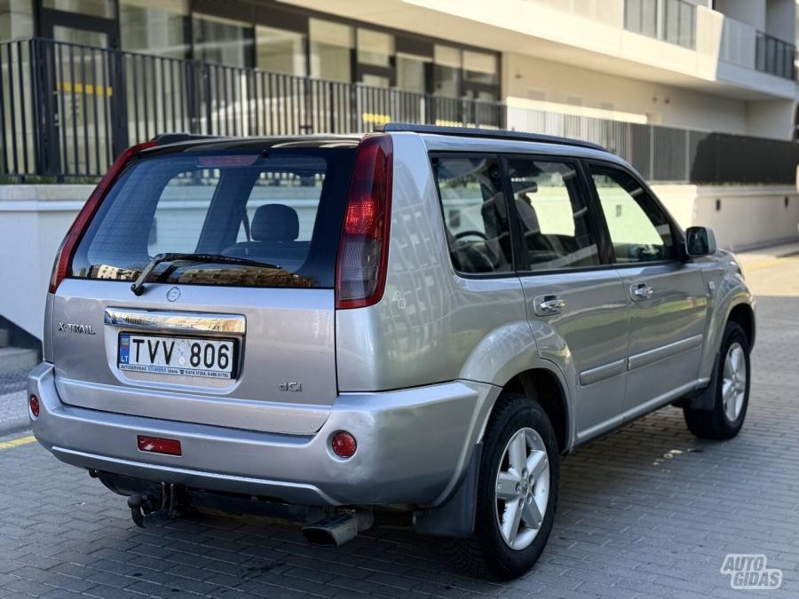 Pelēks Nissan X-Trail 2002 Viļņa, ar dzinēja tilpumu 3.00 L un nobraukumu 366 tūkst. km par 800 €, foto 4 vietnē AUTOMOTO.COM.LV