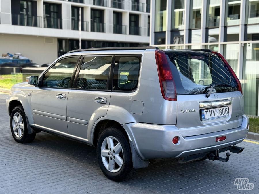 Pelēks Nissan X-Trail 2002 Viļņa, ar dzinēja tilpumu 3.00 L un nobraukumu 366 tūkst. km par 800 €, foto 5 vietnē AUTOMOTO.COM.LV