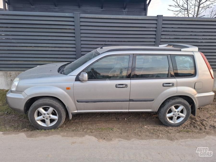 Grey Nissan X-Trail 2002 in Vilnius, with an engine capacity of 2.00 L and mileage of 240 thousand km for 2400 €, photo 1 on AUTOMOTO.COM.LV