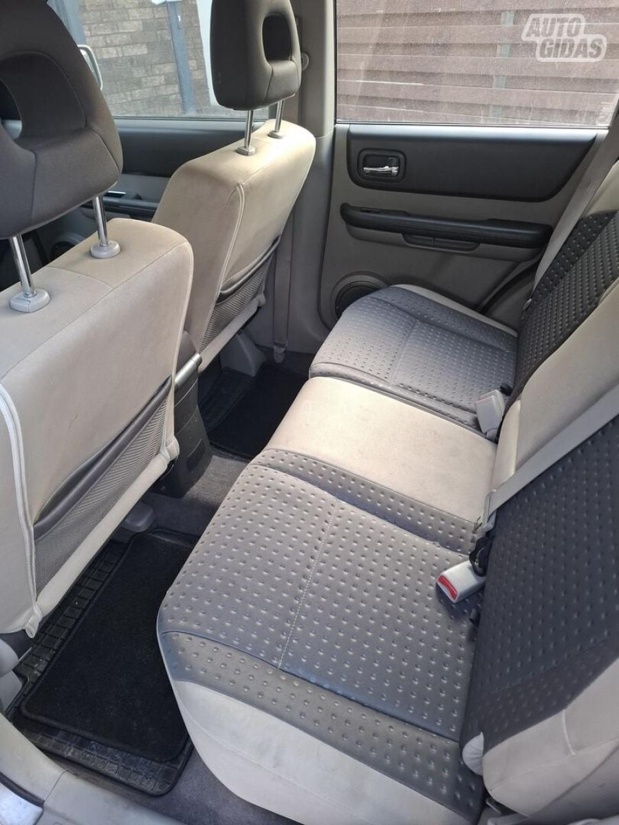 Grey Nissan X-Trail 2002 in Vilnius, with an engine capacity of 2.00 L and mileage of 240 thousand km for 2400 €, photo 13 on AUTOMOTO.COM.LV