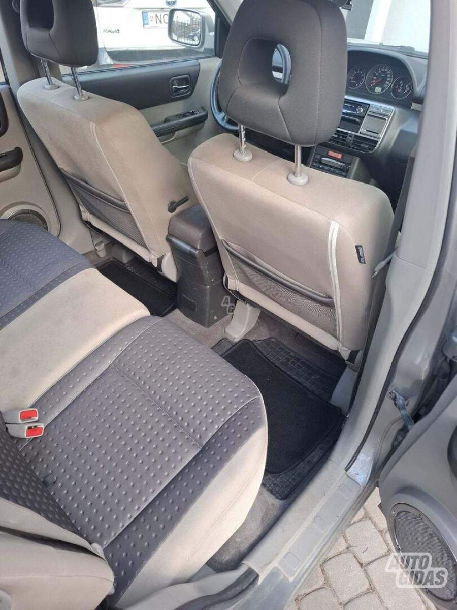Grey Nissan X-Trail 2002 in Vilnius, with an engine capacity of 2.00 L and mileage of 240 thousand km for 2400 €, photo 14 on AUTOMOTO.COM.LV