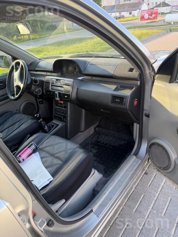 Pelēks Nissan X-Trail 2002 Rēzekne, ar dzinēja tilpumu 2.20 L un nobraukumu 257 tūkst. km par 2300 €, foto 2 vietnē AUTOMOTO.COM.LV