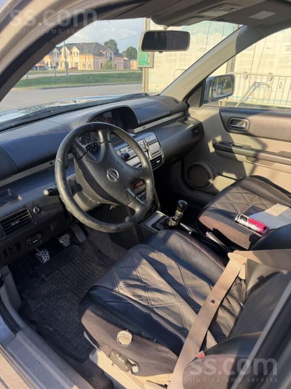 Pelēks Nissan X-Trail 2002 Rēzekne, ar dzinēja tilpumu 2.20 L un nobraukumu 257 tūkst. km par 2300 €, foto 4 vietnē AUTOMOTO.COM.LV