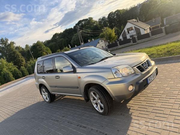 Pelēks Nissan X-Trail 2002 Rēzekne, ar dzinēja tilpumu 2.20 L un nobraukumu 257 tūkst. km par 2300 €, foto 10 vietnē AUTOMOTO.COM.LV
