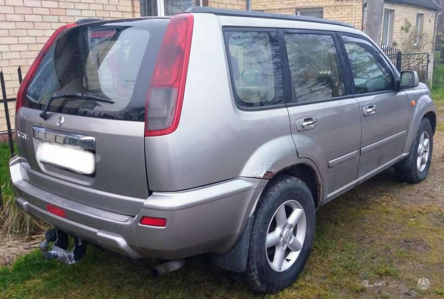 Pelēks Nissan X-Trail 2003 Panevēža, ar dzinēja tilpumu 2.18 L un nobraukumu 221 tūkst. km par 1600 €, foto 2 vietnē AUTOMOTO.COM.LV