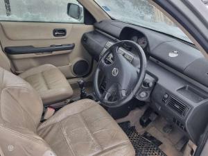Grey Nissan X-Trail 2003 in Taurage, with an engine capacity of 2.18 L and mileage of 180 thousand km for 1350 €, photo 5 on AUTOMOTO.COM.LV