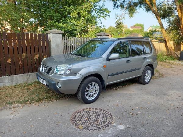 Grey Nissan X-Trail 2003 in Trakai, with an engine capacity of 2.20 L and mileage of 192 thousand km for 2600 €, photo 1 on AUTOMOTO.COM.LV