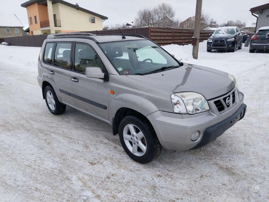Grey Nissan X-Trail 2003 in Marijampole, with an engine capacity of 2.18 L and mileage of 267 thousand km for 2350 €, photo 2 on AUTOMOTO.COM.LV