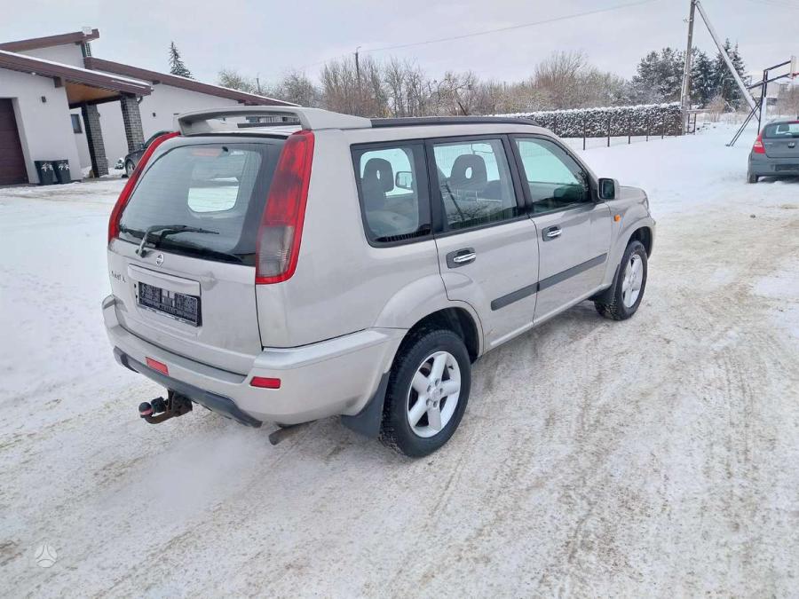 Grey Nissan X-Trail 2003 in Marijampole, with an engine capacity of 2.18 L and mileage of 267 thousand km for 2350 €, photo 9 on AUTOMOTO.COM.LV