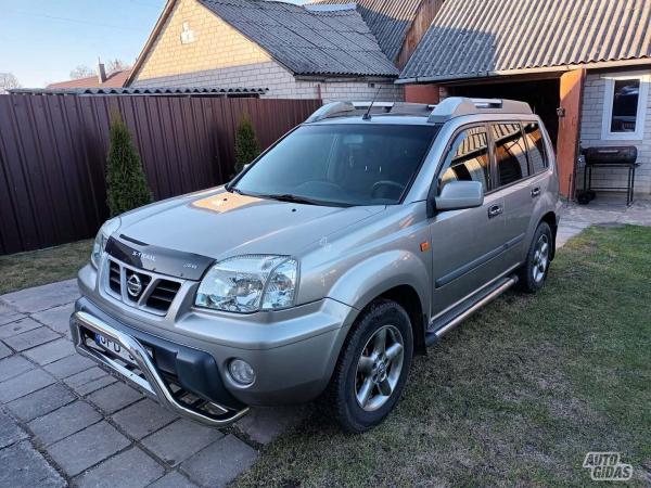 Pelēks Nissan X-Trail 2003 Alīta, ar dzinēja tilpumu 2.20 L un nobraukumu 246 tūkst. km par 2000 €, foto 4 vietnē AUTOMOTO.COM.LV