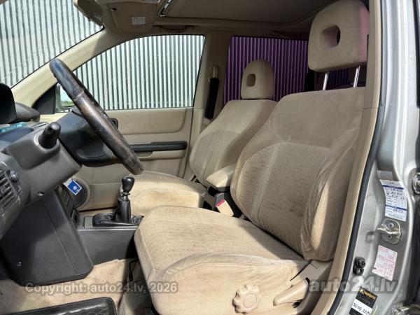 Grey Nissan X-Trail 2003 in Rapla, with an engine capacity of 2.20 L and mileage of 279 thousand km for 1000 €, photo 9 on AUTOMOTO.COM.LV