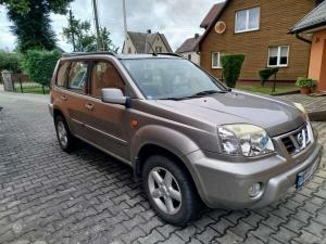 Pelēks Nissan X-Trail 2003 Vilkaviškis, ar dzinēja tilpumu 2.00 L un nobraukumu 185 tūkst. km par 1800 €, foto  vietnē AUTOMOTO.COM.LV