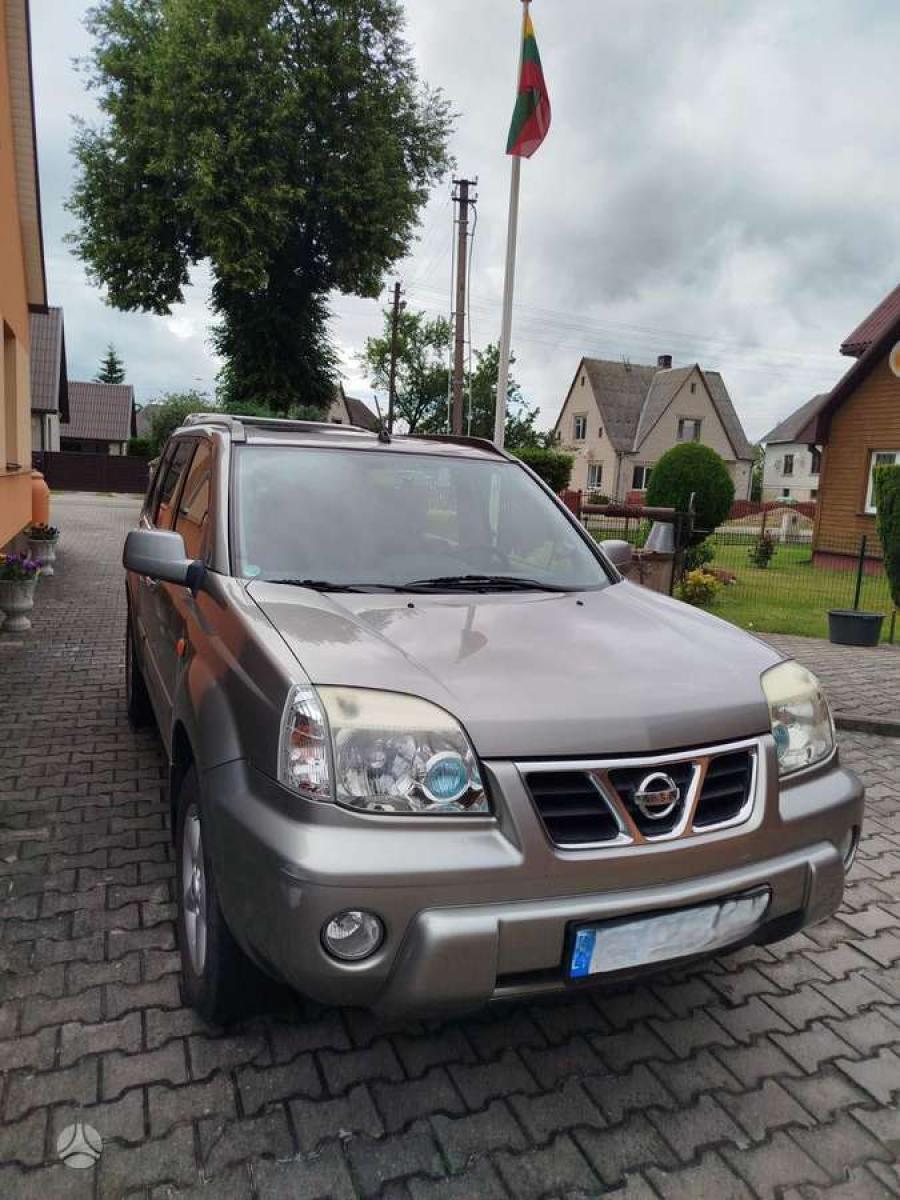 Pelēks Nissan X-Trail 2003 Vilkaviškis, ar dzinēja tilpumu 2.00 L un nobraukumu 185 tūkst. km par 1800 €, foto 3 vietnē AUTOMOTO.COM.LV