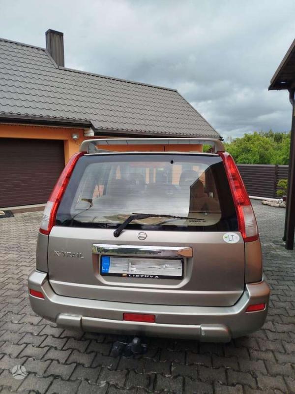 Grey Nissan X-Trail 2003 in Vilkaviskis, with an engine capacity of 2.00 L and mileage of 185 thousand km for 1800 €, photo 3 on AUTOMOTO.COM.LV