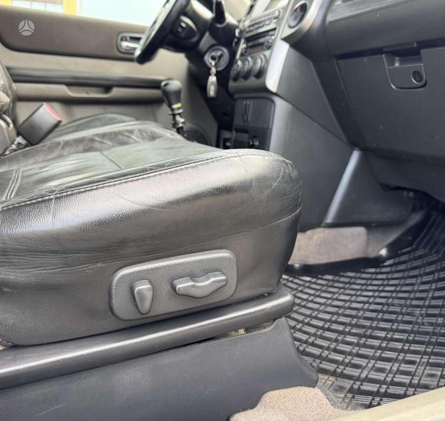 Grey Nissan X-Trail 2003 in Vilnius, with an engine capacity of 2.18 L and mileage of 171 thousand km for 1950 €, photo 18 on AUTOMOTO.COM.LV