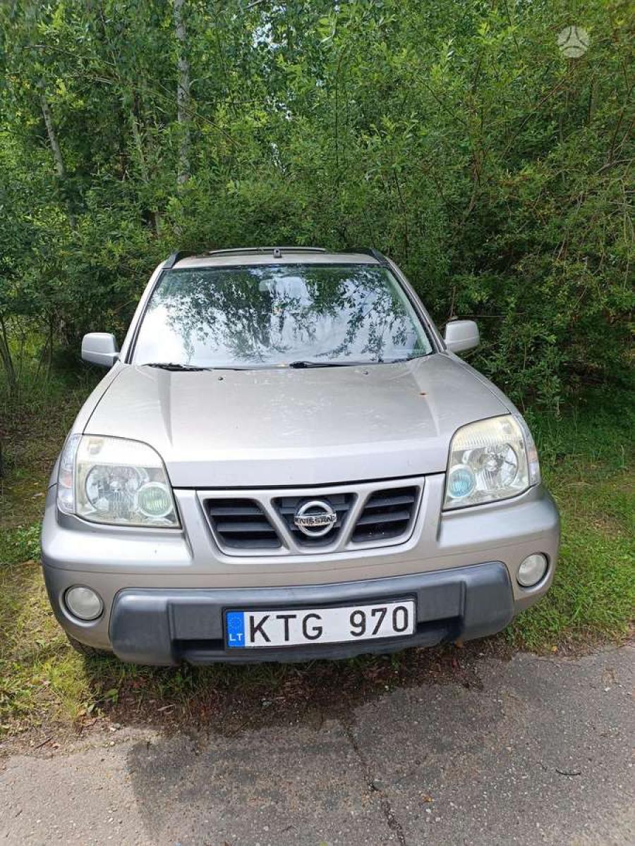 Grey Nissan X-Trail 2003 in Mazeikiai, with an engine capacity of 2.18 L and mileage of 335 thousand km for 600 €, photo 1 on AUTOMOTO.COM.LV
