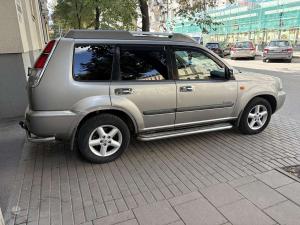 Серый Ниссан ИксТрейл 2003 в Вильнюс, объемом двигателя 2.20 л и пробегом 371 тыс. км за 1800 €, фото 5 на AUTOMOTO.COM.LV