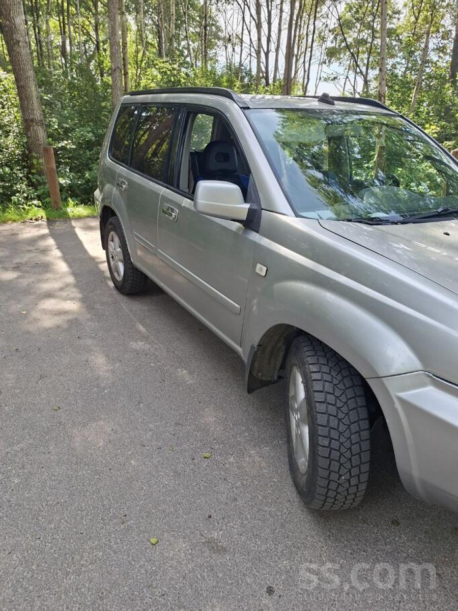 Pelēks Nissan X-Trail 2003 Ventspils, ar dzinēja tilpumu 2.20 L un nobraukumu 427 tūkst. km par 1300 €, foto 3 vietnē AUTOMOTO.COM.LV
