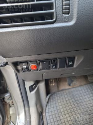 Pelēks Nissan X-Trail 2003 Ventspils, ar dzinēja tilpumu 2.20 L un nobraukumu 427 tūkst. km par 1300 €, foto 4 vietnē AUTOMOTO.COM.LV