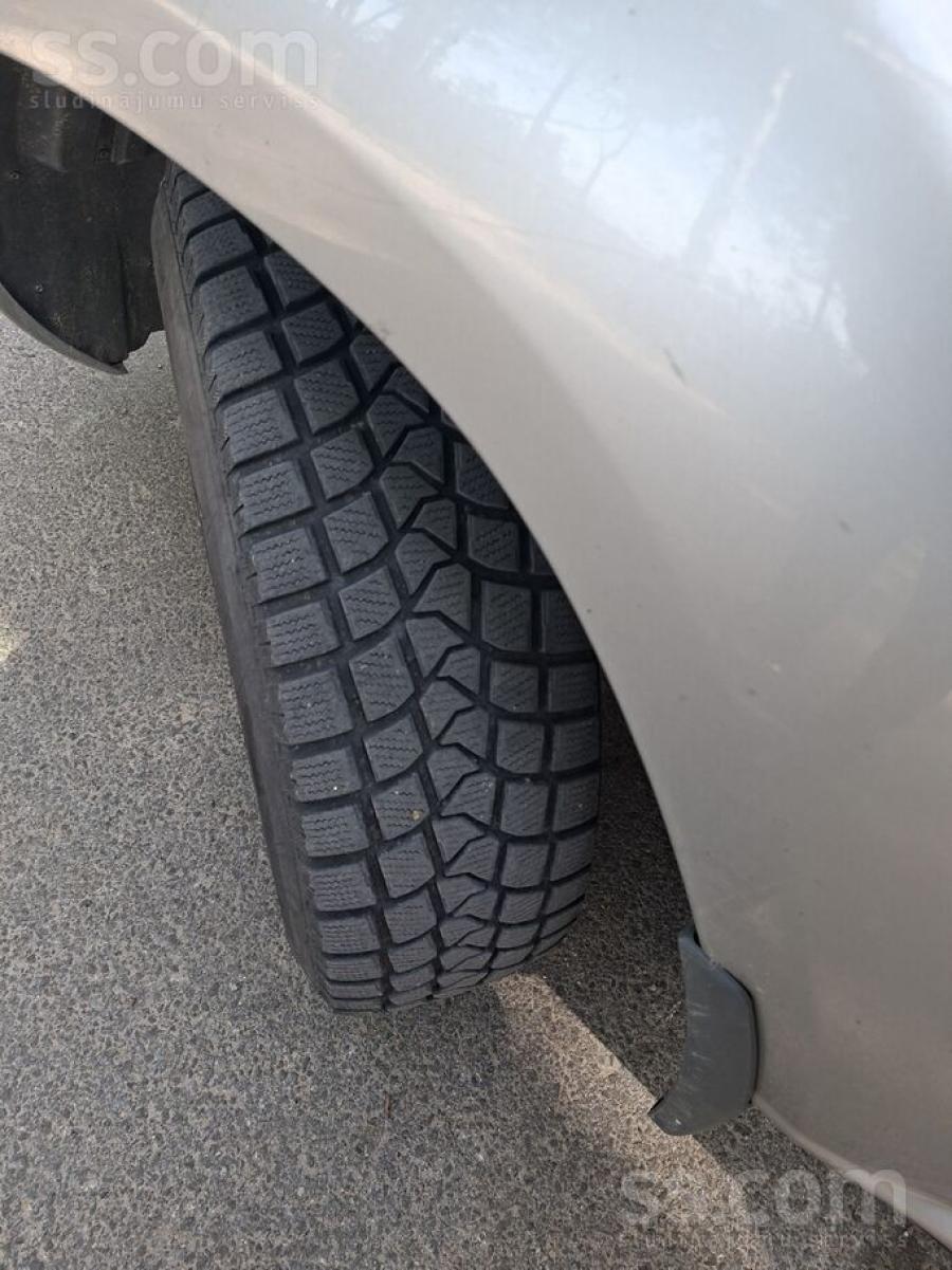 Pelēks Nissan X-Trail 2003 Ventspils, ar dzinēja tilpumu 2.20 L un nobraukumu 427 tūkst. km par 1300 €, foto 6 vietnē AUTOMOTO.COM.LV