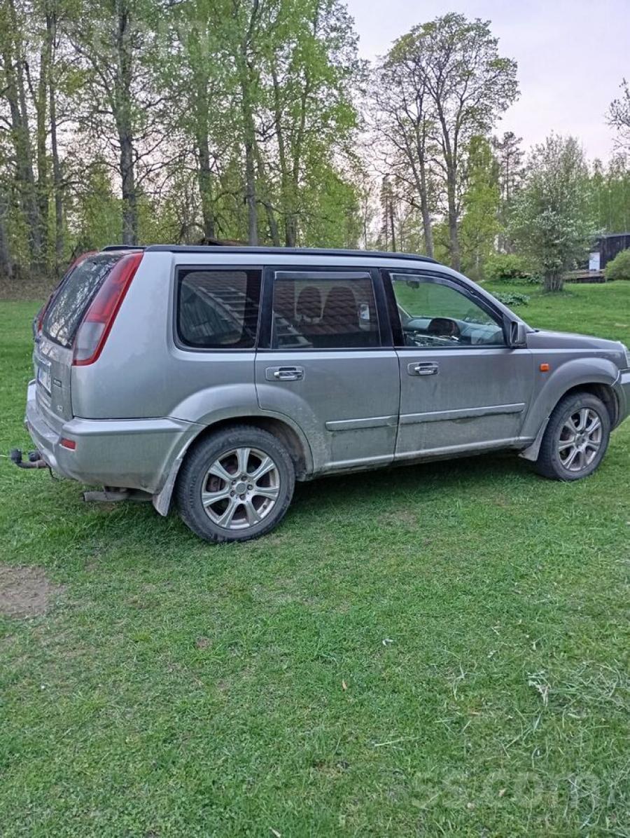 Grey Nissan X-Trail 2003 in Madona, with an engine capacity of 2.20 L and mileage of 336 thousand km for 2000 €, photo 3 on AUTOMOTO.COM.LV