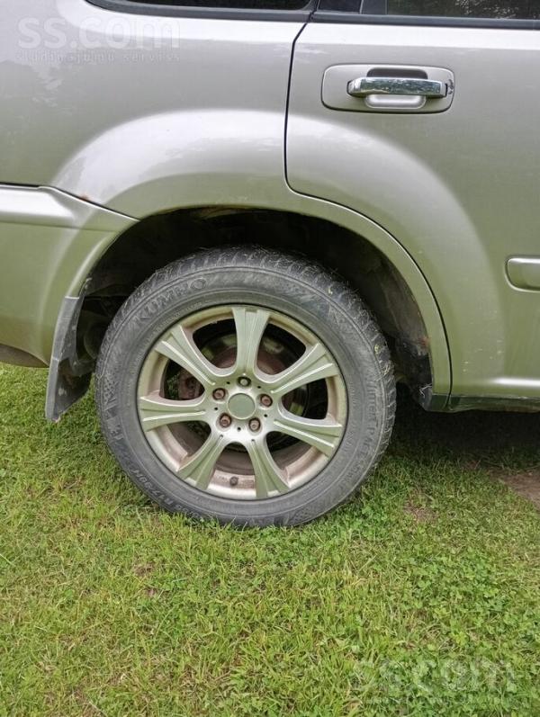 Grey Nissan X-Trail 2003 in Madona, with an engine capacity of 2.20 L and mileage of 336 thousand km for 2000 €, photo 8 on AUTOMOTO.COM.LV
