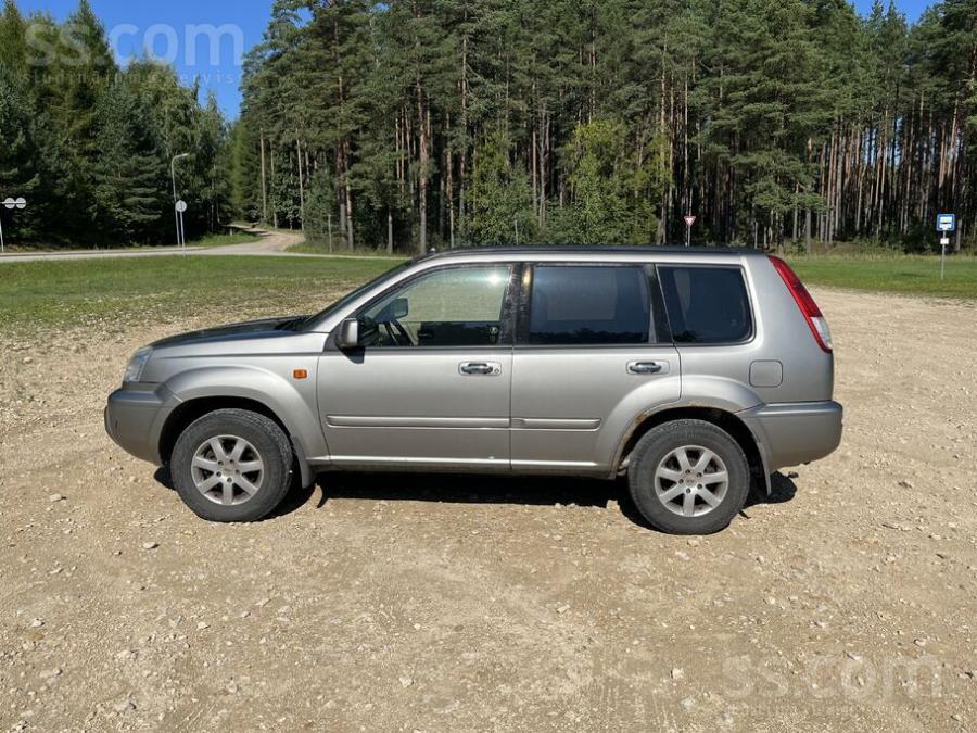 Pelēks Nissan X-Trail 2003 Ogre, ar dzinēja tilpumu 2.20 L un nobraukumu 320 tūkst. km par 1800 €, foto 1 vietnē AUTOMOTO.COM.LV