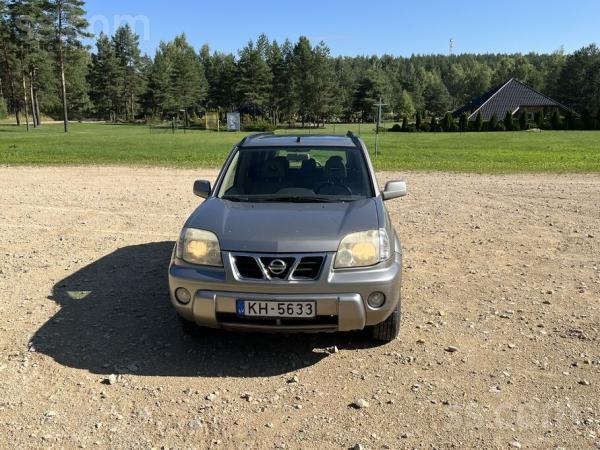 Grey Nissan X-Trail 2003 in Ogre, with an engine capacity of 2.20 L and mileage of 320 thousand km for 1800 €, photo 3 on AUTOMOTO.COM.LV